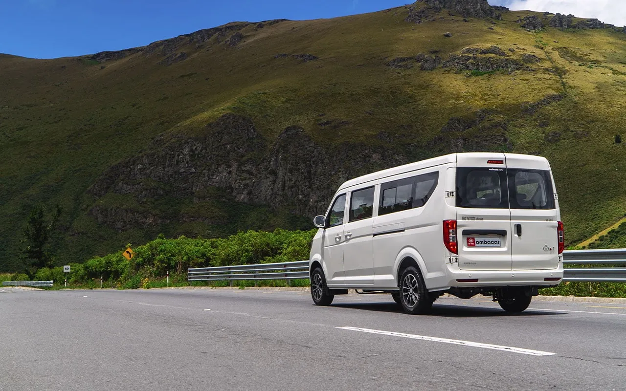 KYC V7 | Furgoneta de 11 Pasajeros con Máximo Confort